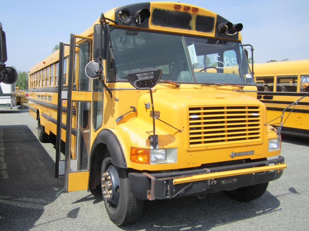 1995 NAVISTAR THOMAS BUS