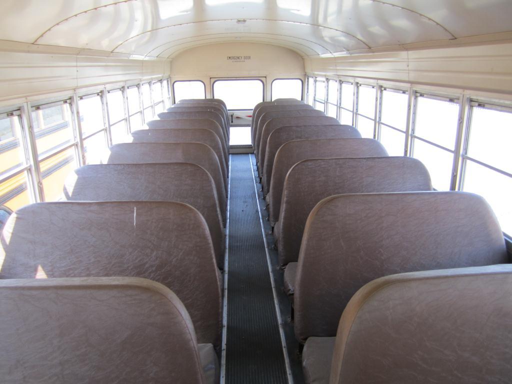 1993 NAVISTAR BLUEBIRD BUS