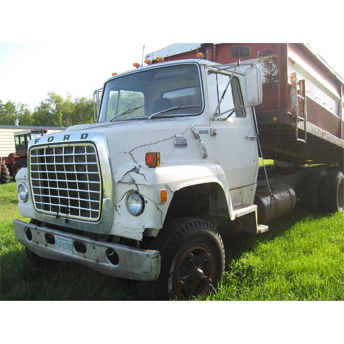 1981 Ford F800 Tandem Grain