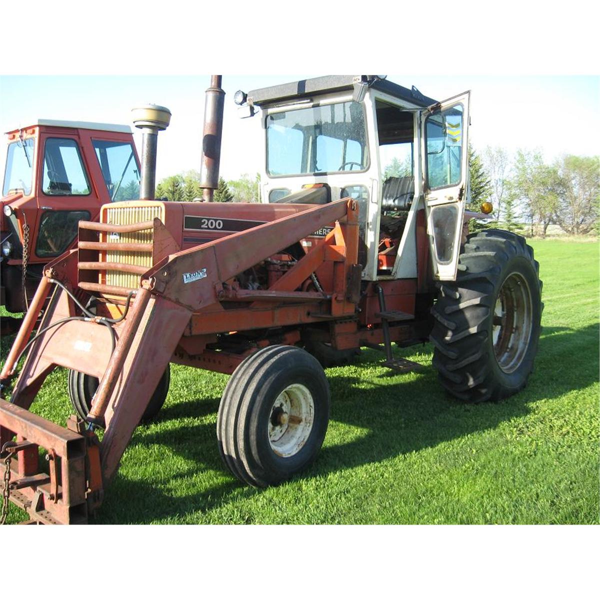 Allis 200 Tractor & Loader