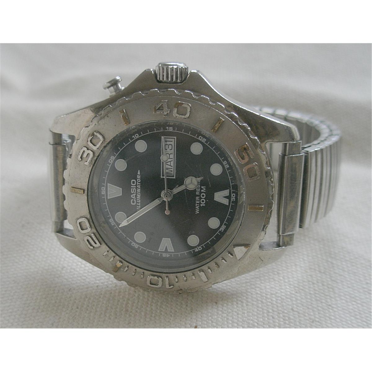 Casio - Great Vintage Men's Wrist Watch - High End Look!