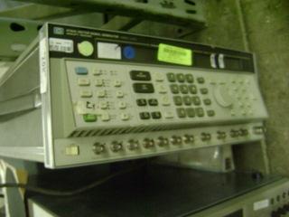 HP 8780A VECTOR SIGNAL GENERATOR