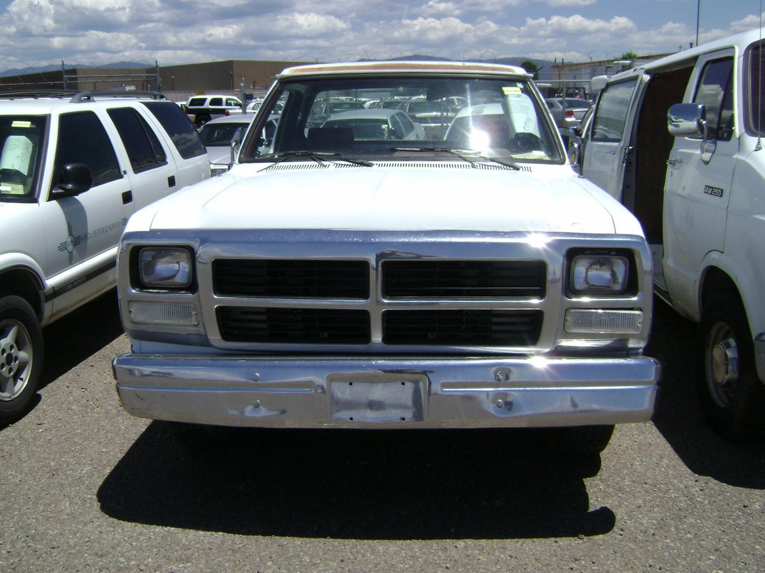 21 "1993 DODGE D250 PICKUP