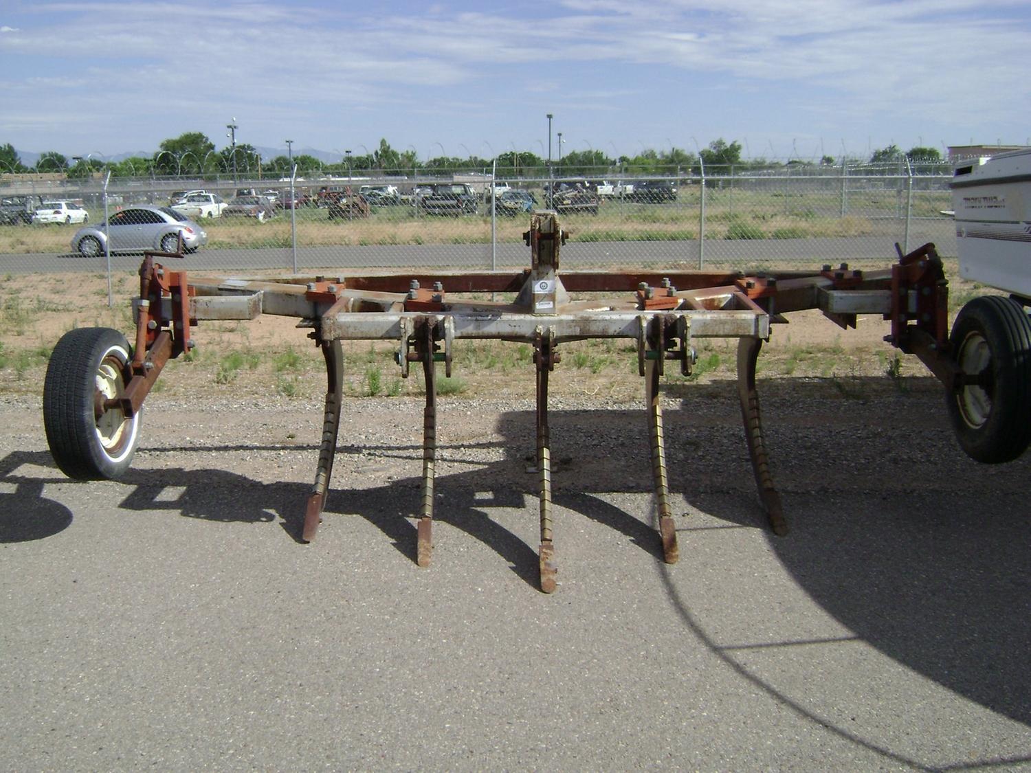 2006 "GRAHM-HOEME 5 SHANK RIPPER PLOW" 1 5 "0" 0 0 700005 0 1