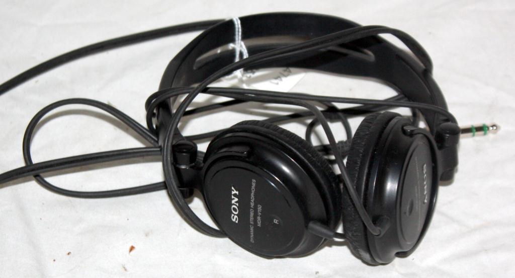 Sony Headphones MDR-V150