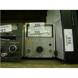 HP 400E AC VOLTMETER