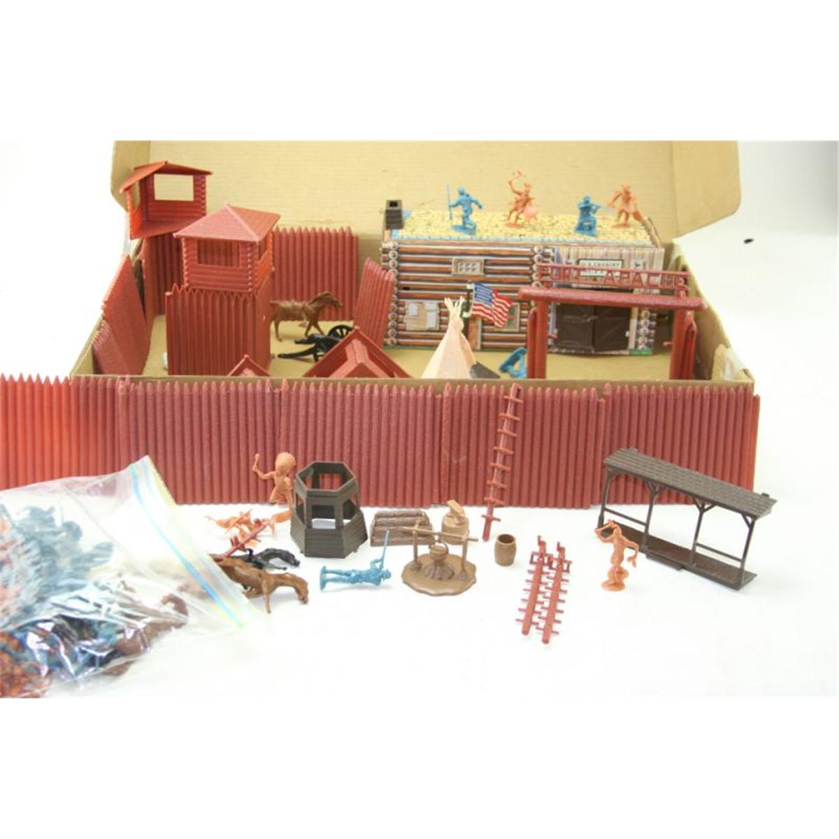 2 Toy Sets Fort "apache" and Fort "comanche"