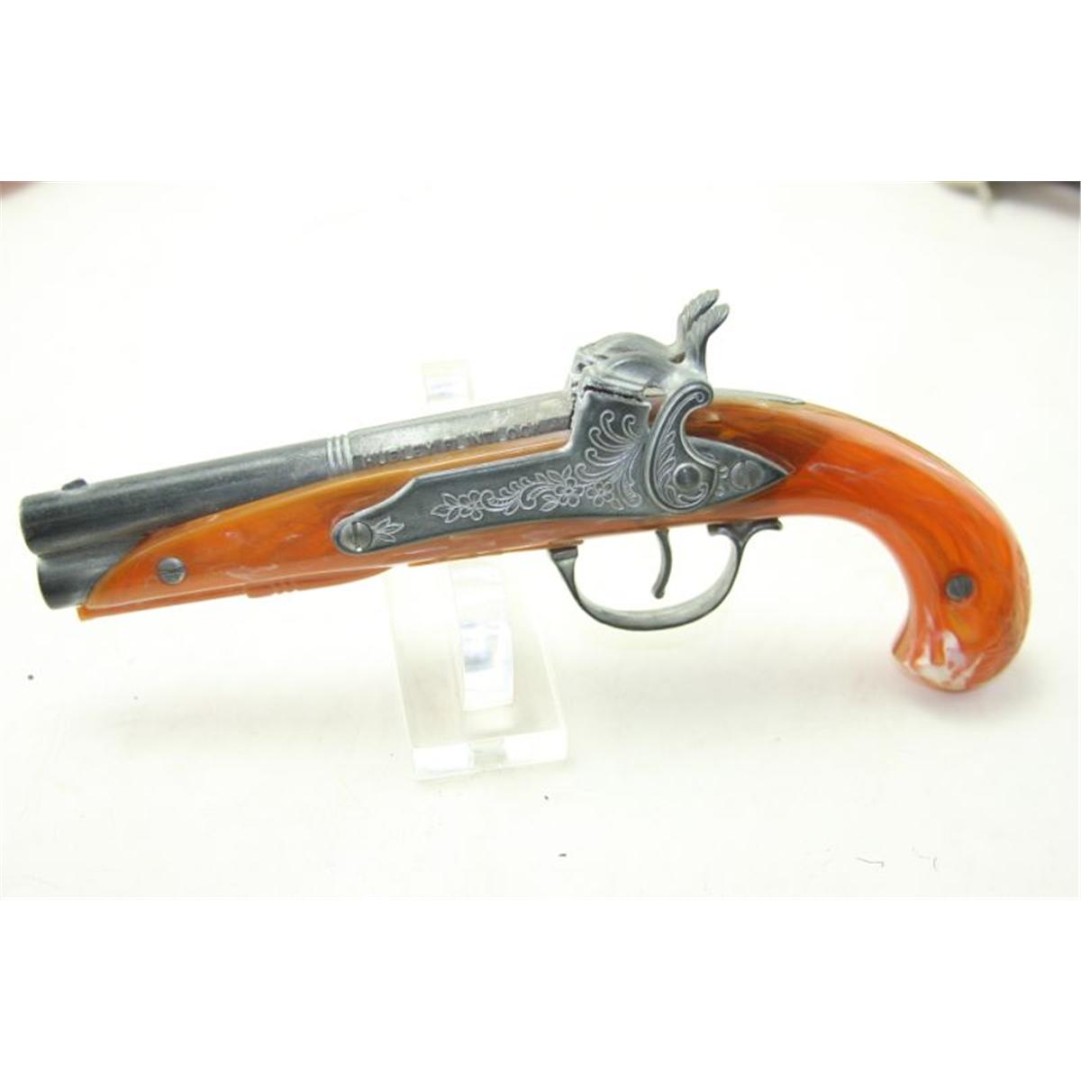 Hubley Fintlock Pirate gun and 1 Zorro gun