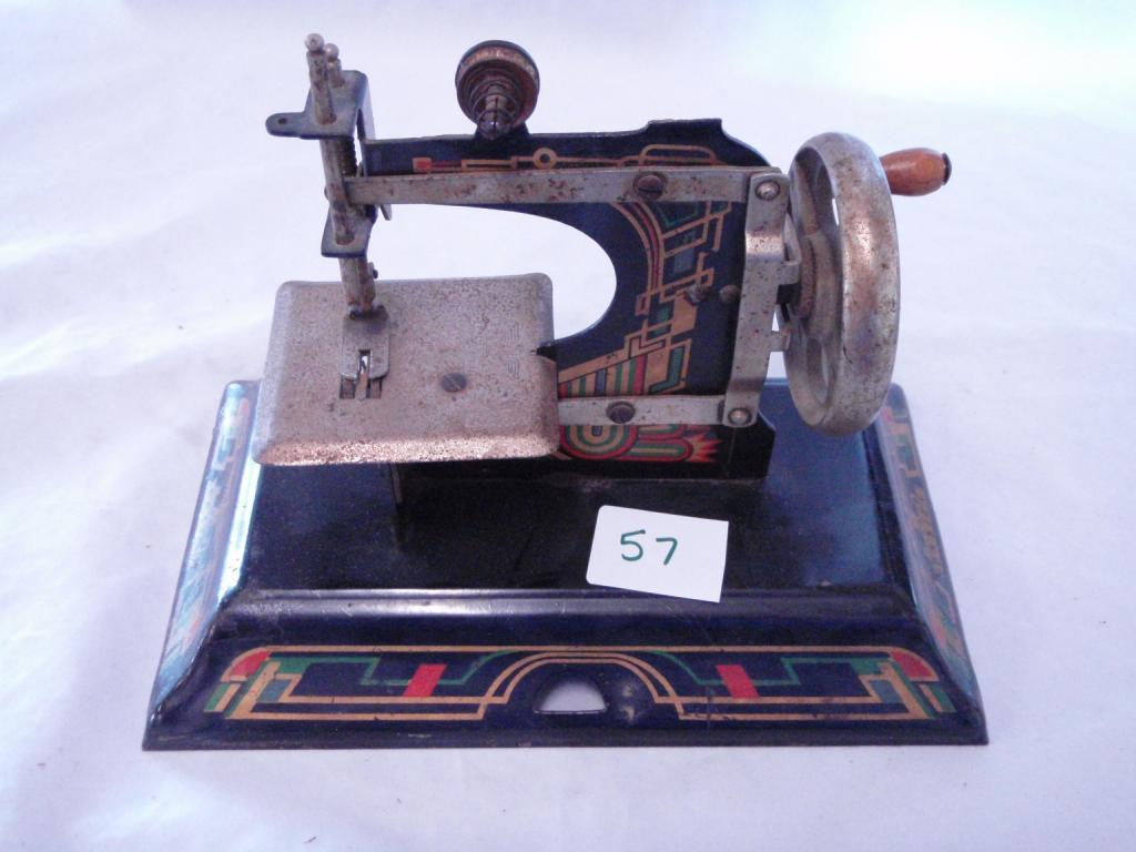 Vintage art deco toy sewing machine by Casige #116