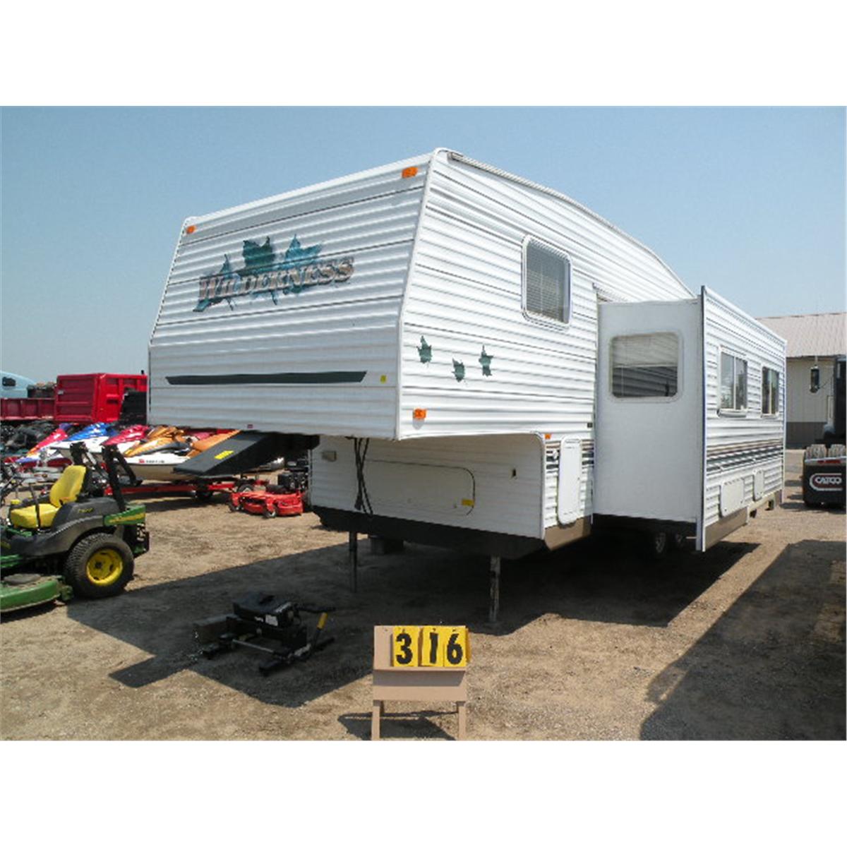2003 Fleetwood Wilderness 5th wheel camper