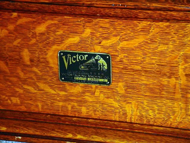 ANTIQUE VICTOR VICTROLA VV-VI - WORKS
