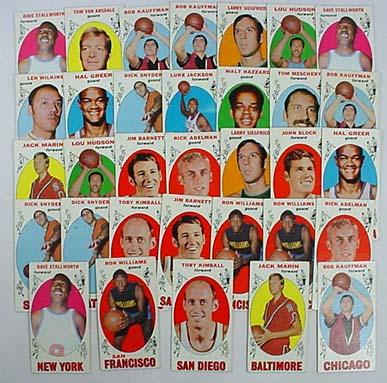 LOT OF 33 1967 - 68 TOPPS BASKETBALL CARDS