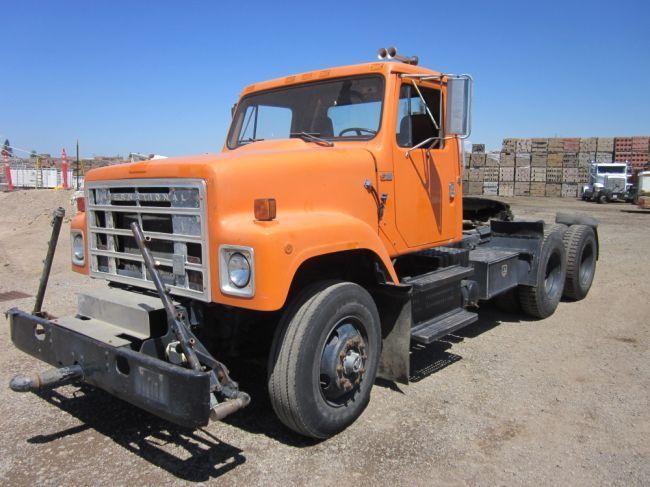 * 1985 International S2500 T/A Truck Tractor