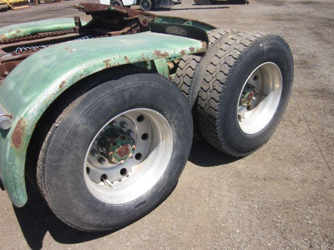 1971 Peterbilt 288 T/A Truck Tractor