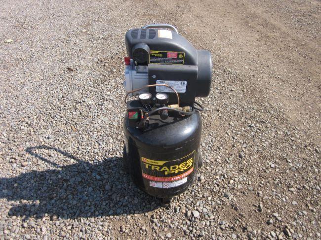 Trades-Pro 11 Gallon Air Compressor