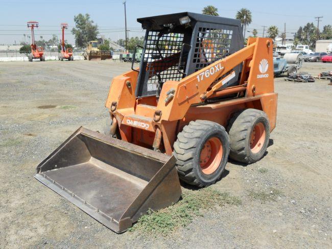 Daewoo 1760XL Skid Steer Loader