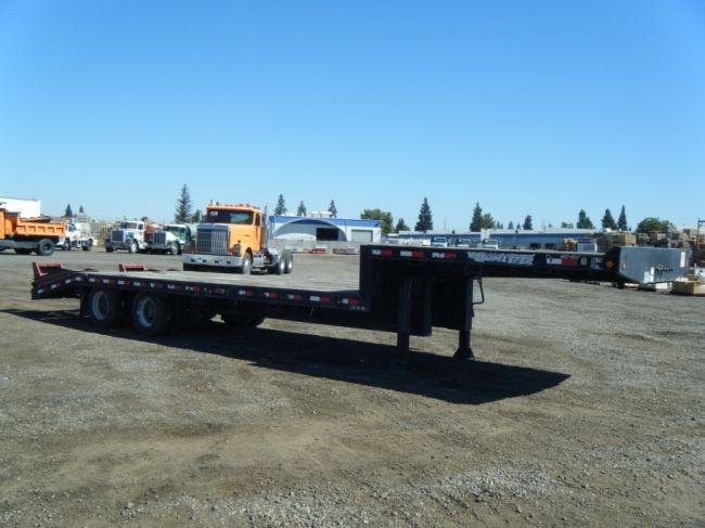 2001 Towmaster T-50RG 30' T/A Equipment Trailer