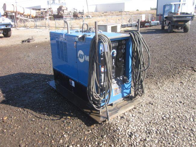 Miller Big Blue 302D Welder/Generator