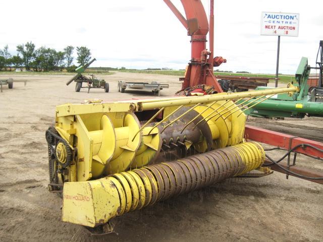 890 New Holland Silage Cutter
