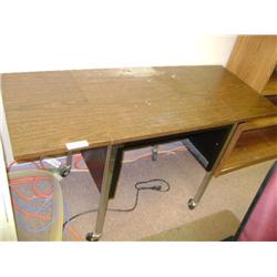 CASTERED PORTABLE TYPING STAND