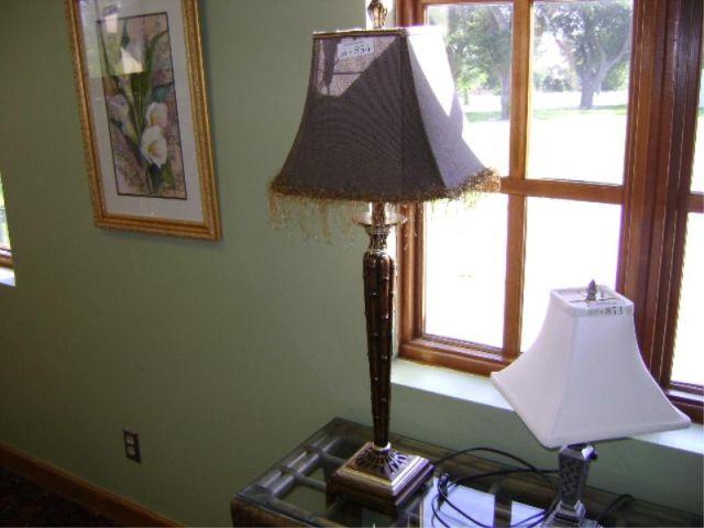 DECORATIVE TABLE LAMP Extra Sequence #: "PULLED" FROM AUCTION BY TCC MGR