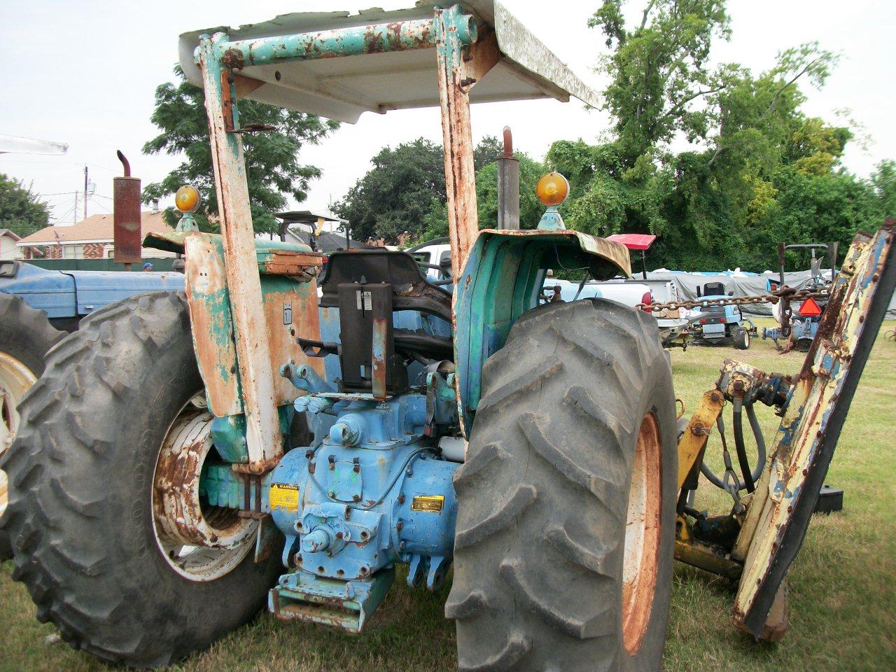 1983 Ford 5600 Tractor