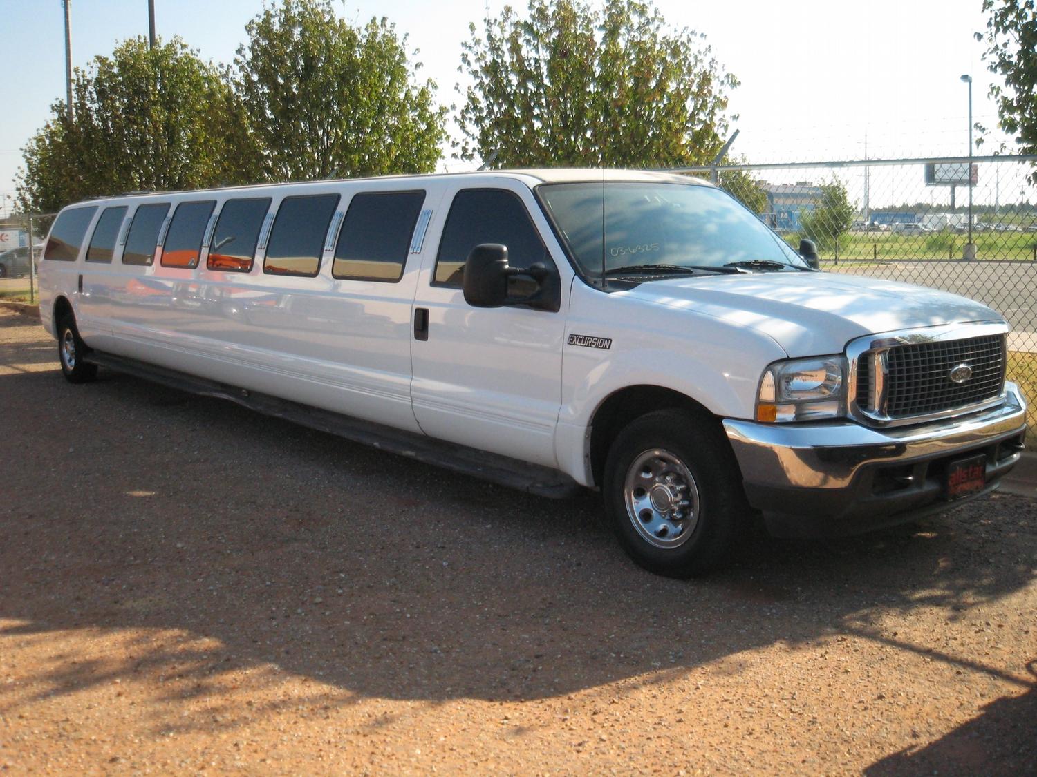 2003 FORD EXCURSION 200" LIMOUSINE