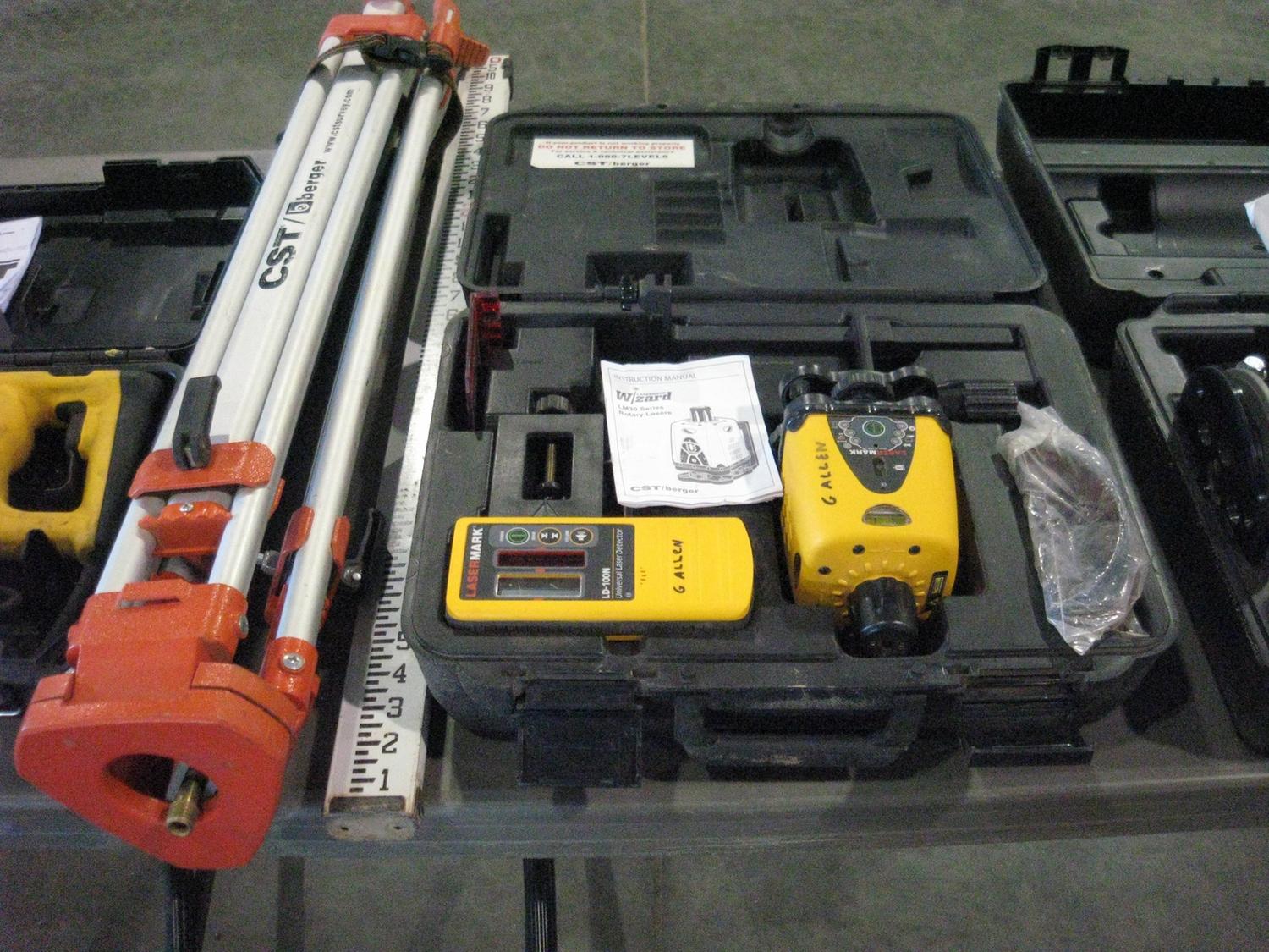 LASERMARK LM-30 ROTARY LASER W/ TRIPOD & POLE