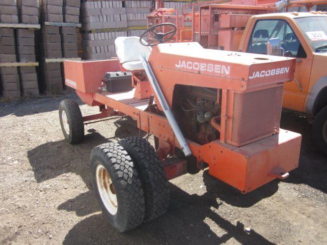 Jacobsen F10 Tractor