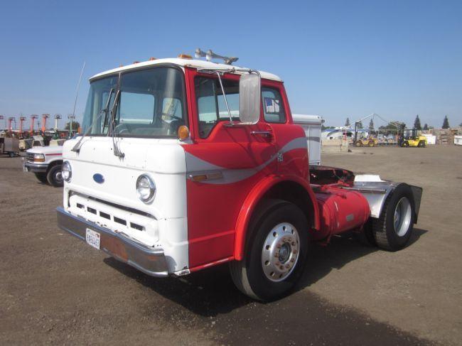 1987 Ford C8000 S/A Truck Tractor