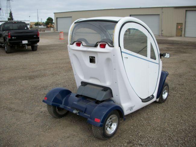 2002 GEM E825 Electric Low Speed Vehicle