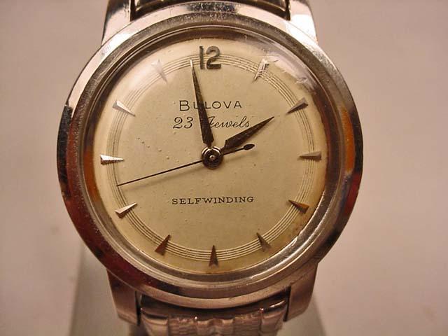 VINTAGE BULOVA 23 JEWEL MENS WRISTWATCH - RUNS - S