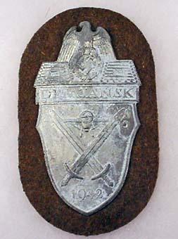 WW2 GERMAN NAZI ARMY DEMJANSK SLEEVE SHIELD W/ GR