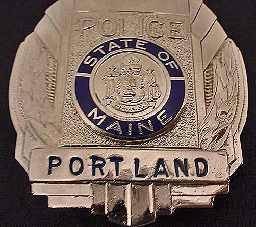 OBSOLETE PORTLAND MAINE POLICE LAW BADGE - PINBACK