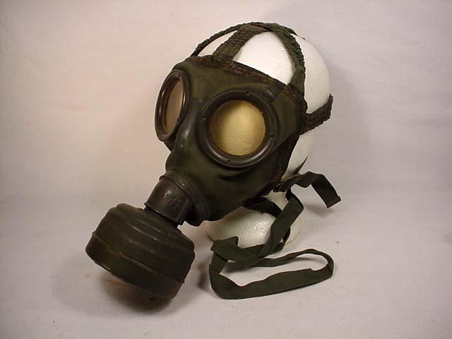 WW2 GERMAN NAZI ARMY COMBAT GAS MASK AND CANISTER