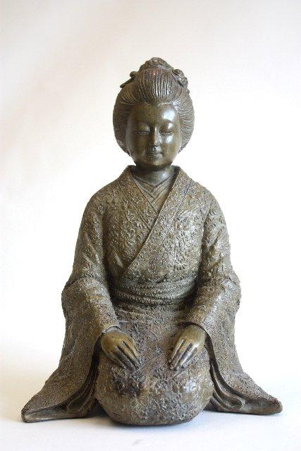 Japanese bronze "Kneeling Figure of Geisha Woman"