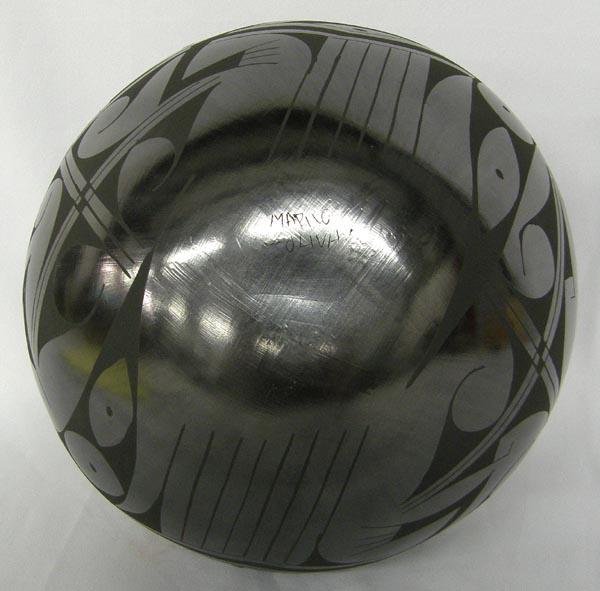 Mata Ortiz Black Pottery Jar by Mario Olivas