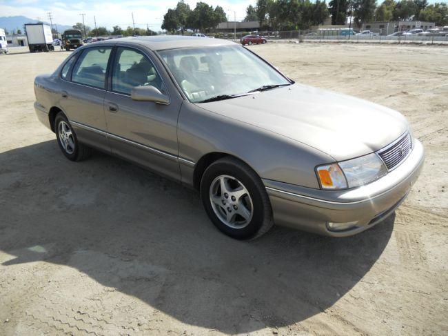 1998 Toyota Avalon XLS 4-Door Sedan