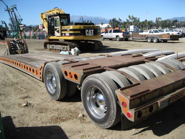 1981 Cozad 16 Wheel 60 Ton Expando Low Bed Trailer