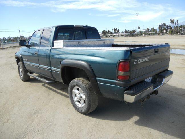 1999 Dodge Ram 1500 4x4 Extra-Cab Pickup