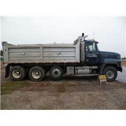 1993 Mack CL700