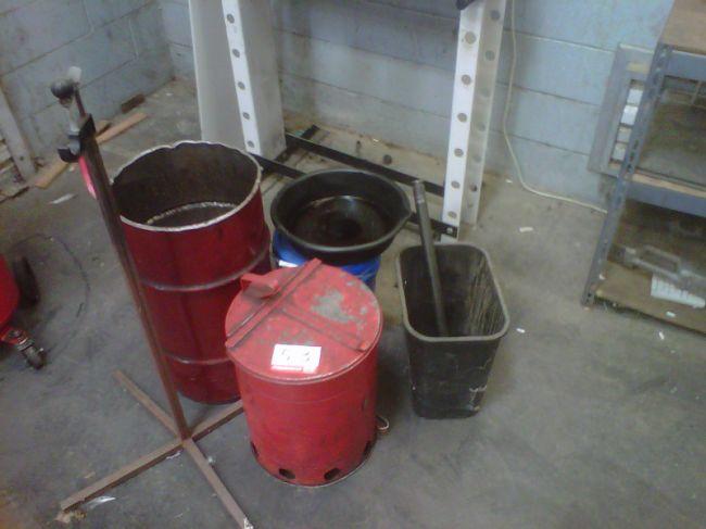 Rag Canister w/ Metal Trash Bin & Stand