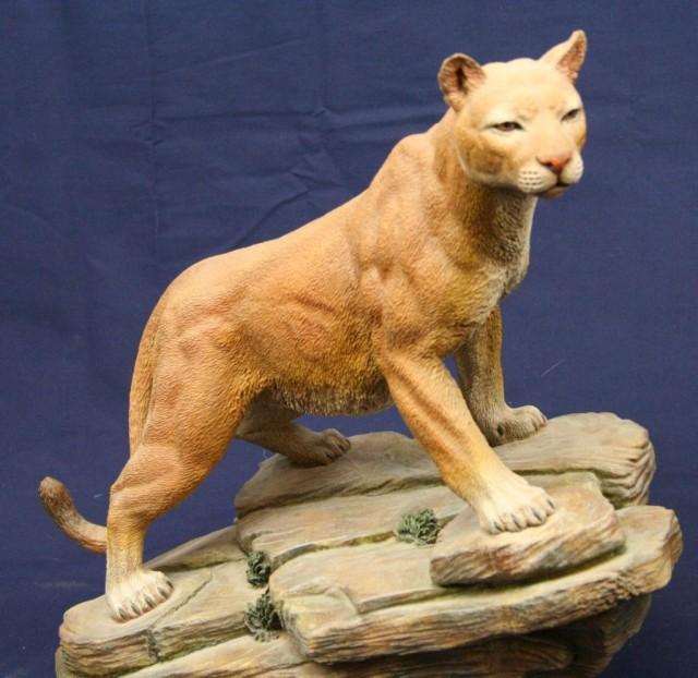 CREART PUMA STATUE