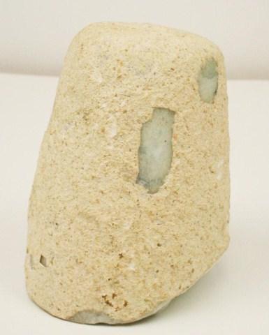 WHITE VICTORIA STONE - LARGE BOULE 2032 GRAMS