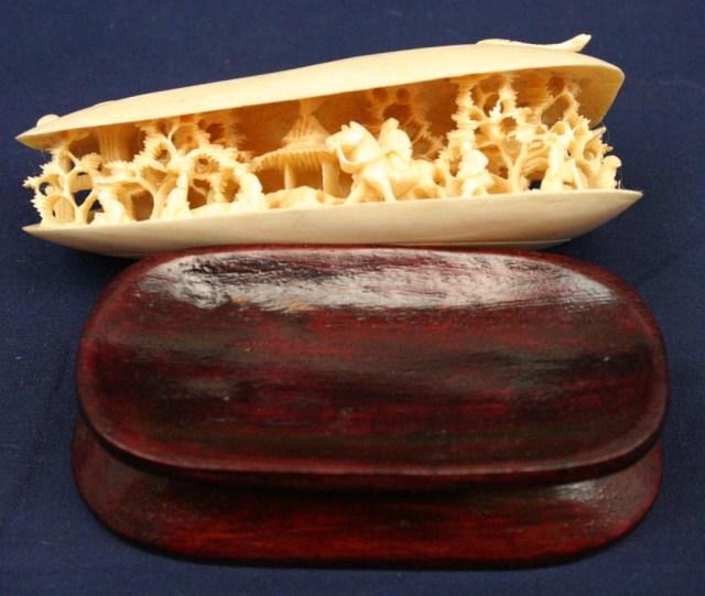 JAPANESE IVORY CLAM SHELL VILLAGE SCENE