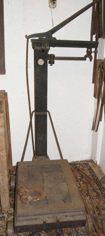Antique Howe Scale Co platform scale Rutland Mo.