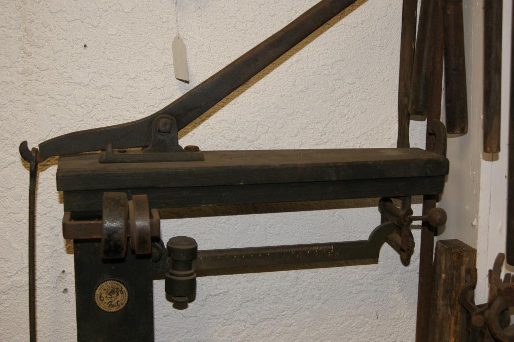 Antique Howe Scale Co platform scale Rutland Mo.
