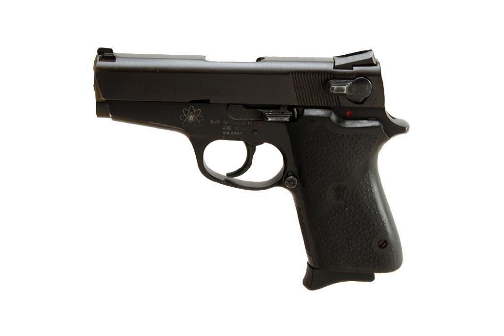 Smith & Wesson Mdl 4040 PD Cal .40 S&W SN:VJL8702, Double action semi ...