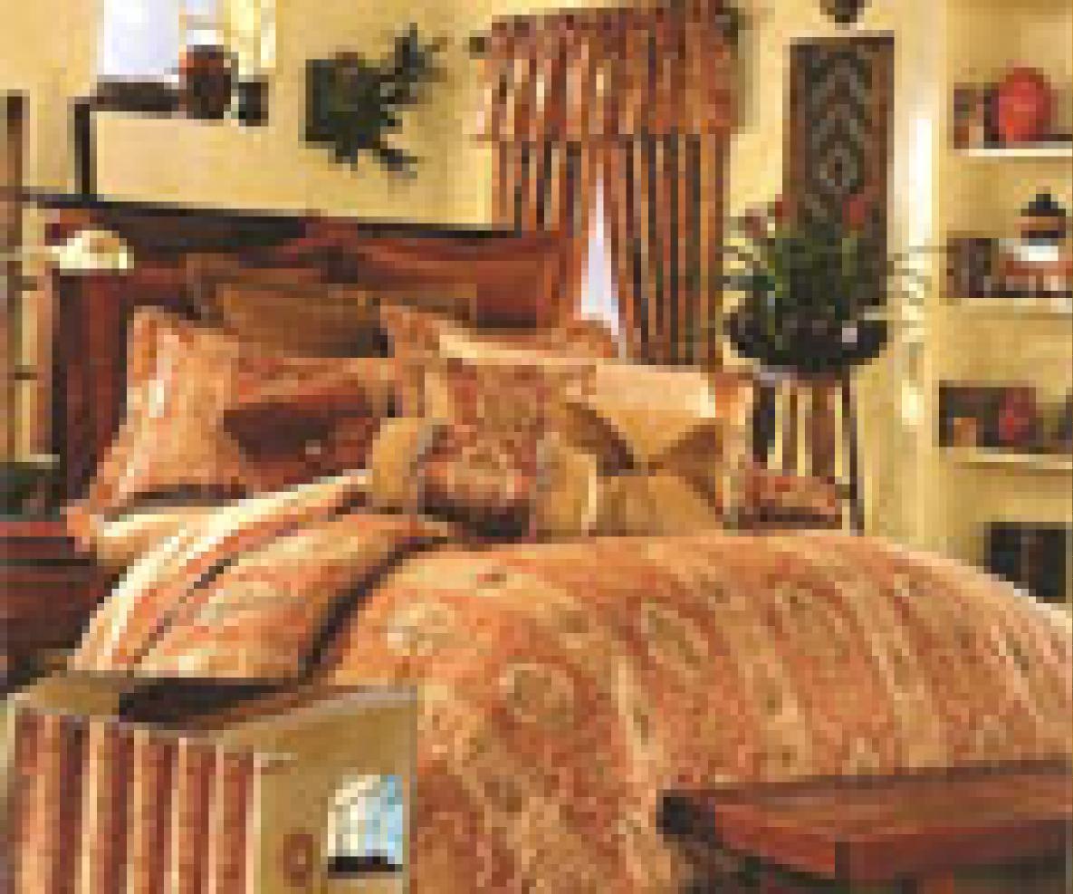 7 PC BEDDING SET