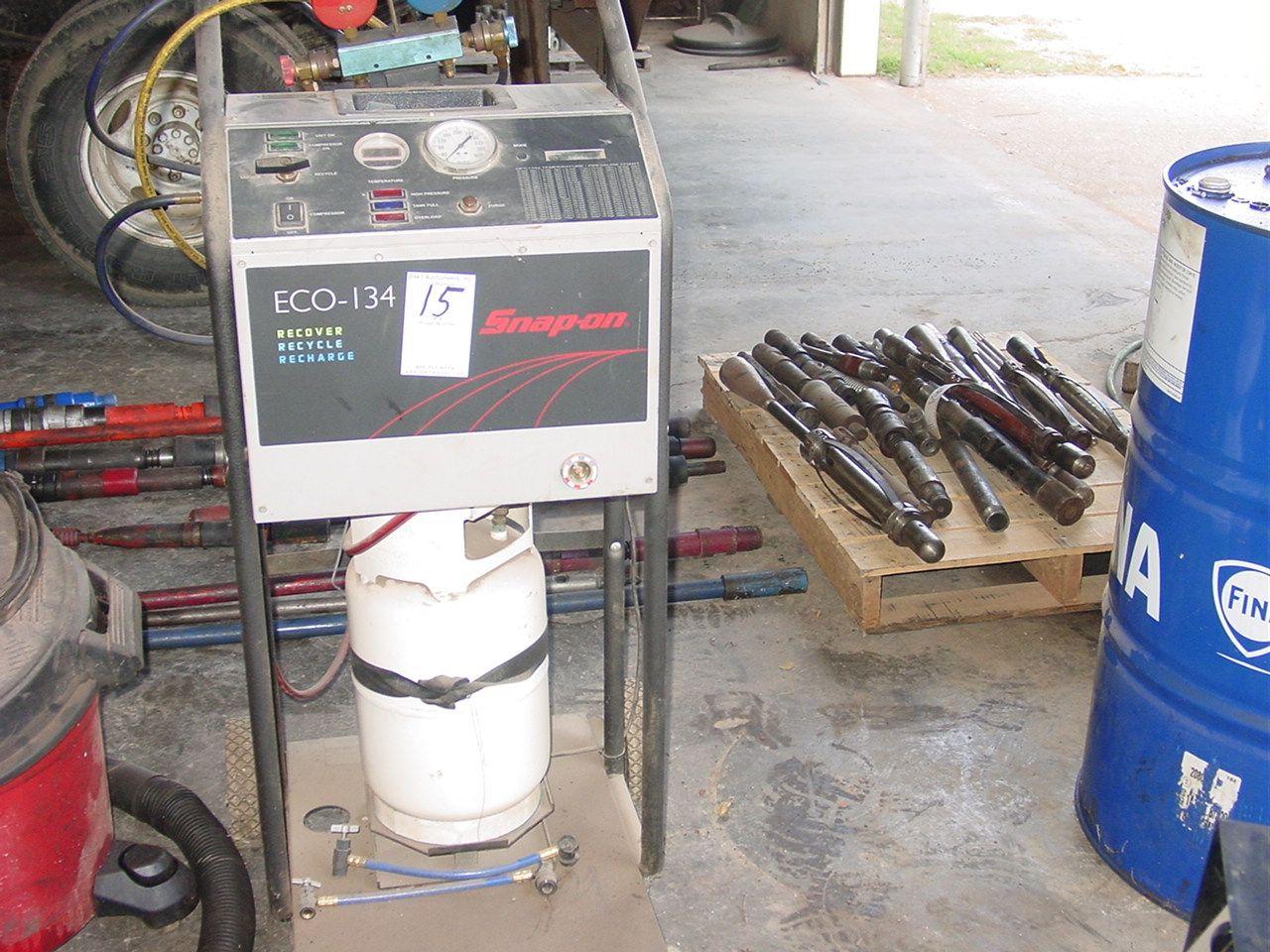 SNAP ON ECO-134 A/C MACHINE